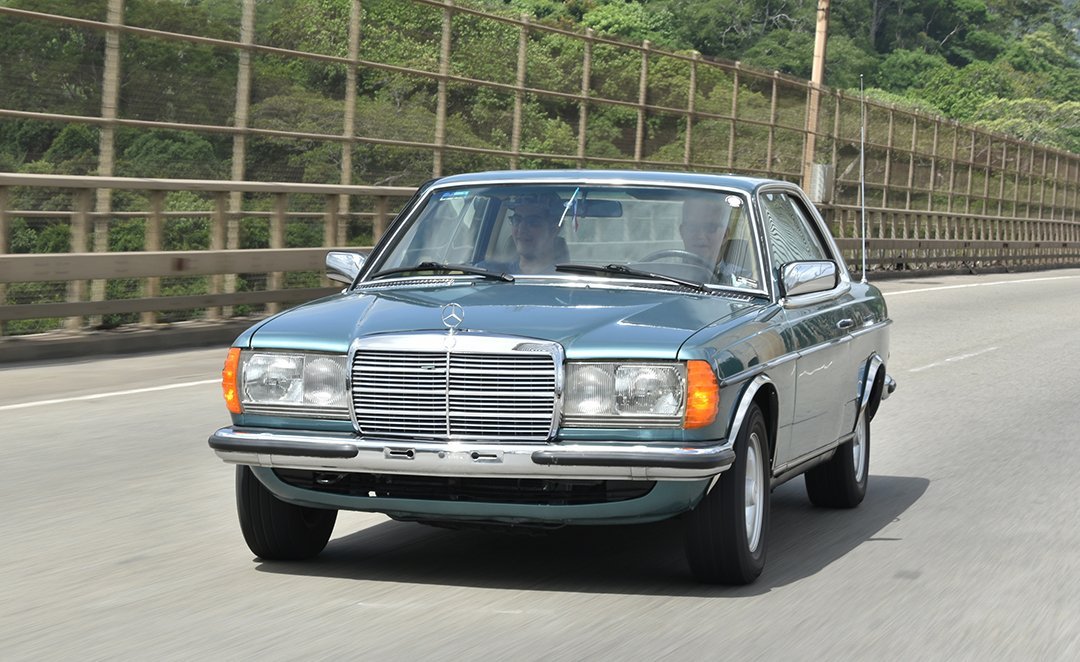 MERCEDES BENZ 230 CE – Revista Autopista de Panamá